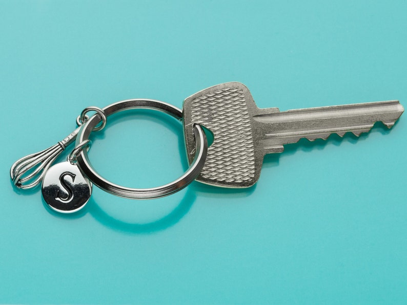 Whisk Keychain, Whisk Key Ring, Kitchen Charm, Initial Keychain, Baker ...
