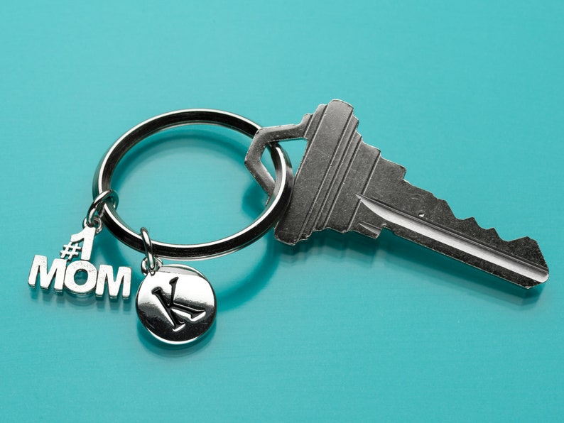 Mom Keychain, Number One Mom Key Ring, Best Mom Keychain, Initial ...