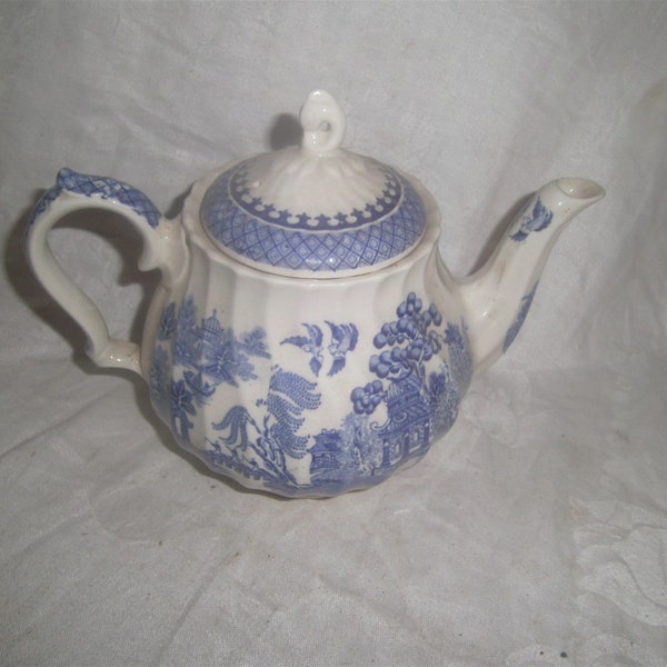 Blue Willow Teapot - Etsy