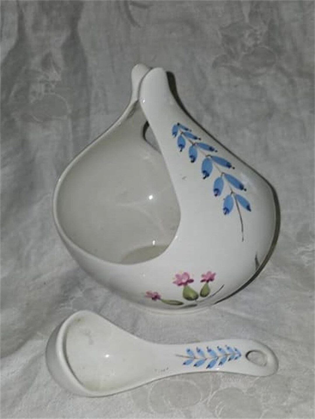 HALL CHINA – Eva Zeisel – Tomorrow's Classics – Bouquet – Gravy Boat ...