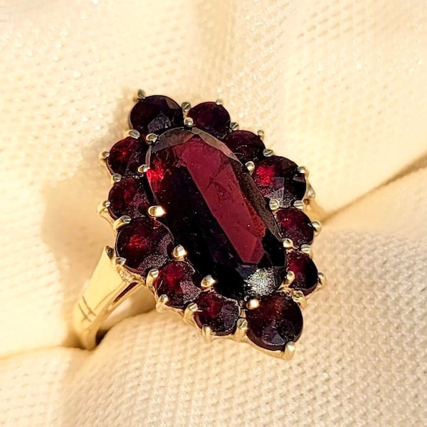 Garnet Antique Ring - Etsy