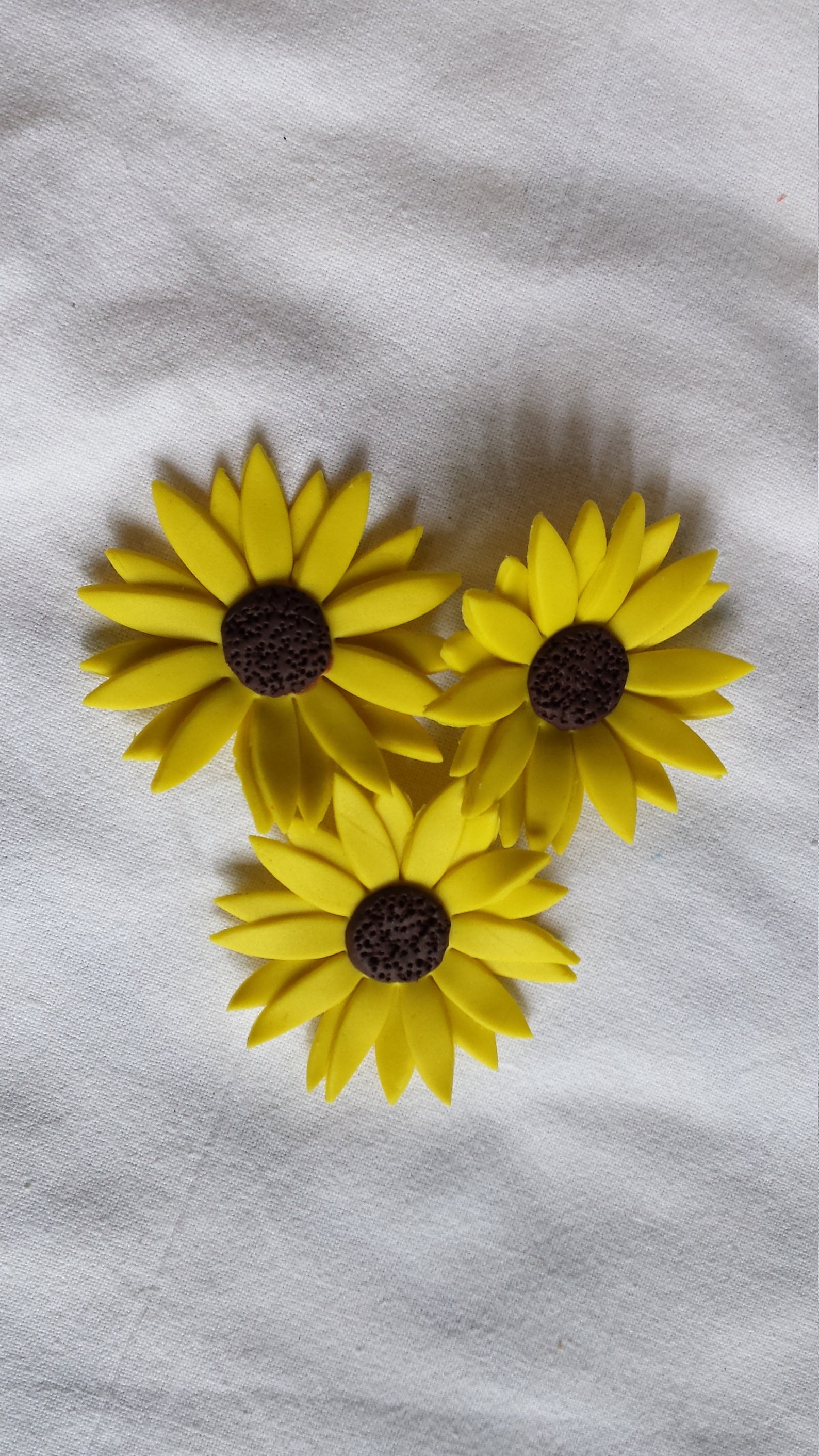 12 Fondant Sunflowers Realistic and Edible - Etsy