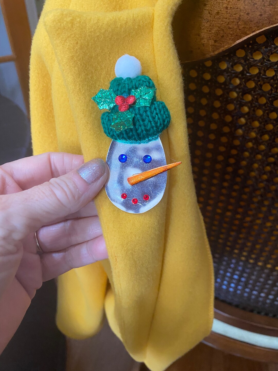 Handmade Spoon Snowman Brooch: Knitted Hat Christmas Pin - Etsy