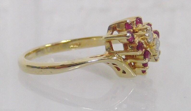 14KP Yellow Gold Diamond & Ruby Cluster Ring Sz 6 Ladies Elegant .53 ...