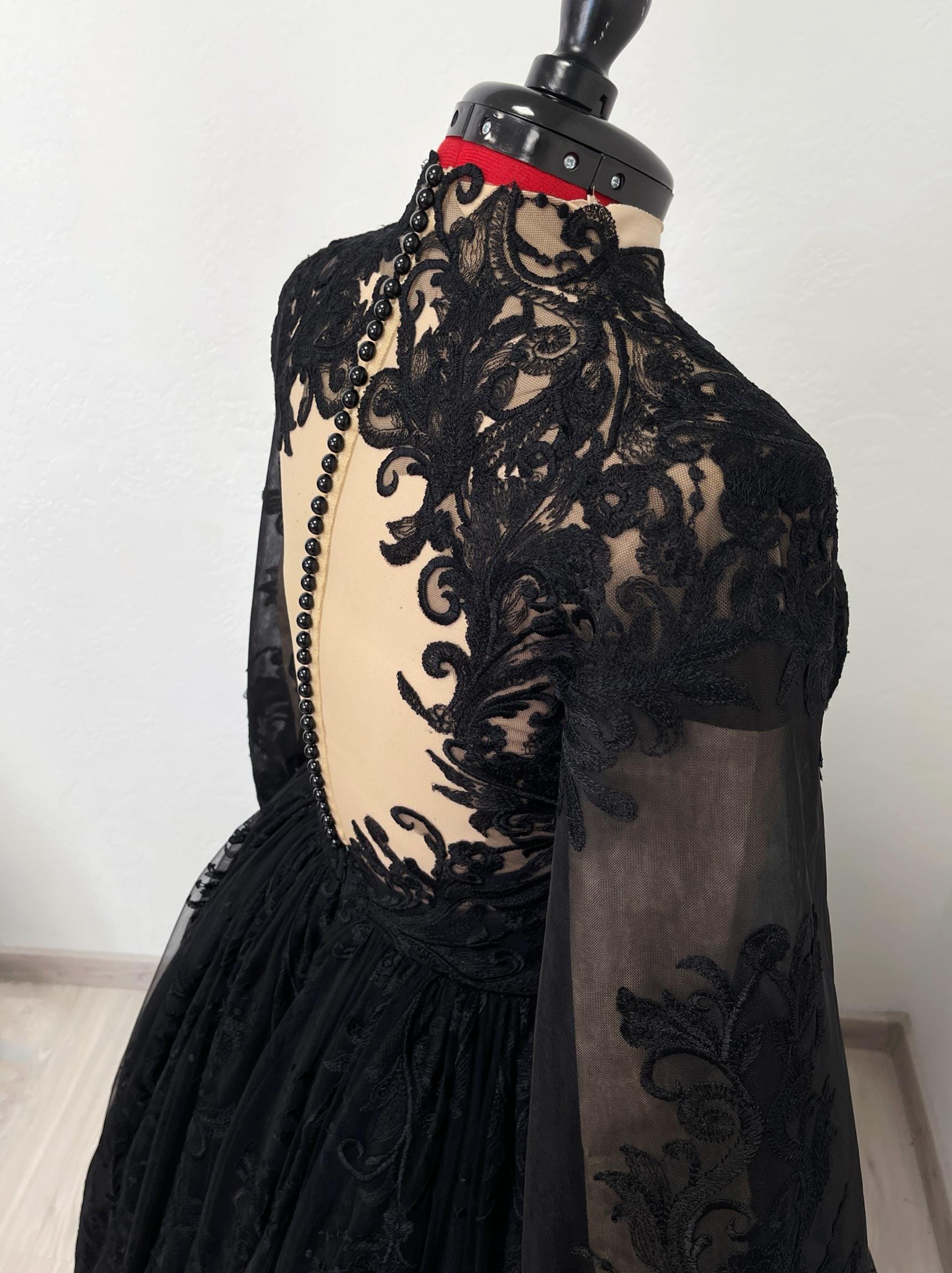 Black Basque Waist Gothic Wedding Dress, Vintage Style Lace Dress ...