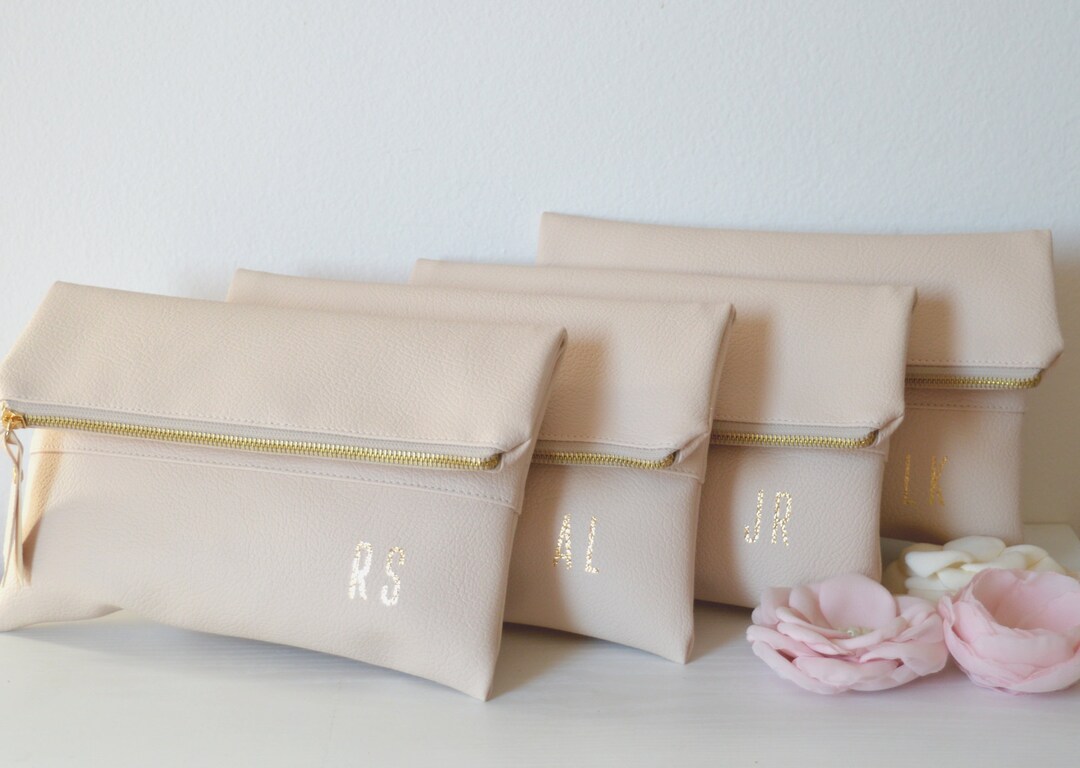 Set of 4 Custom Clutches in Cream Color / Bridesmaid Gift / Initials ...