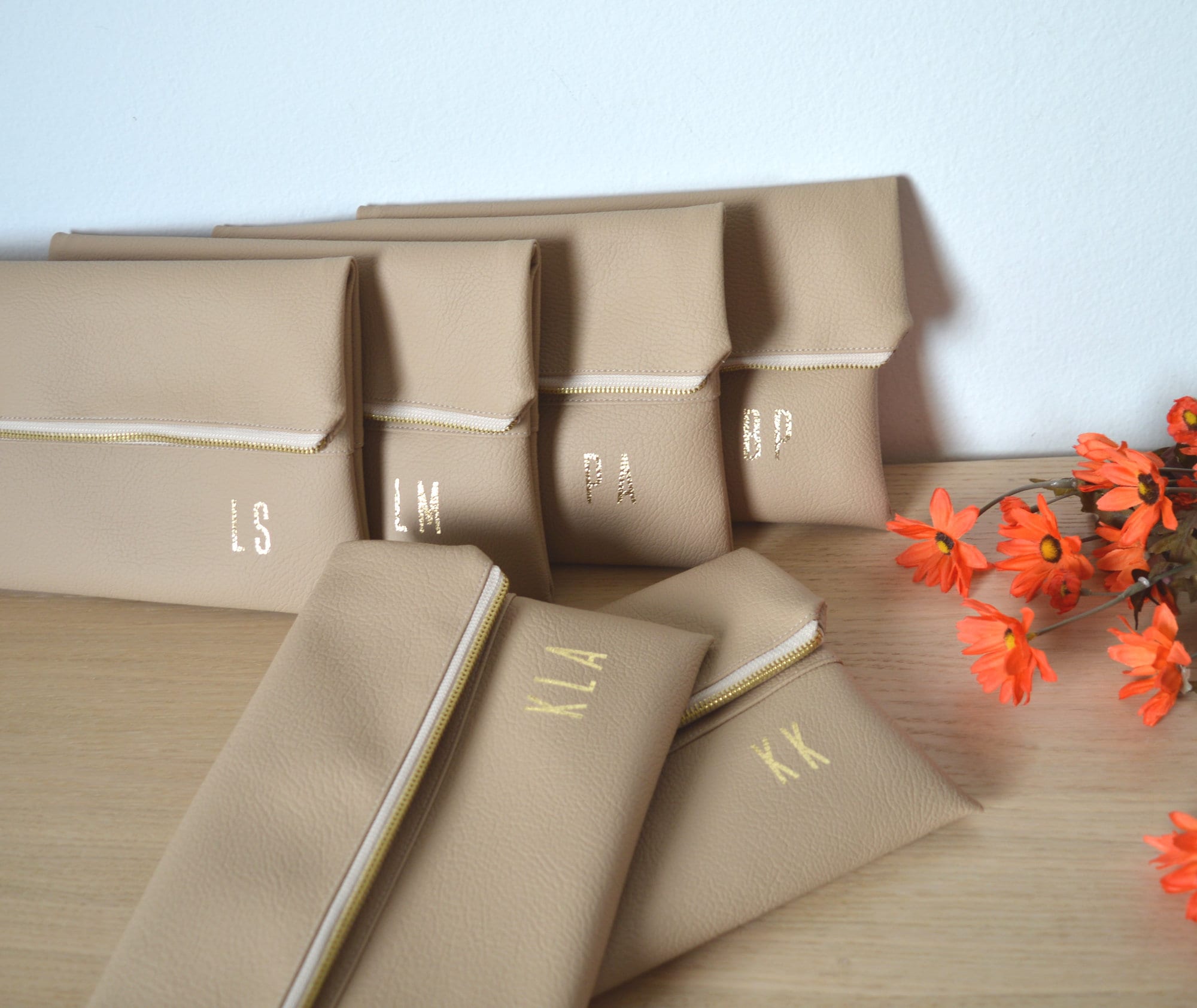 Set of 6 Personalized Foldover Clutches / Bridesmaid Gift / | Etsy