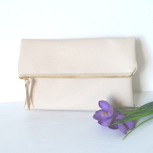 Set of 4 Foldover Clutches in Cream Color / Bridesmaid Gifts - Etsy