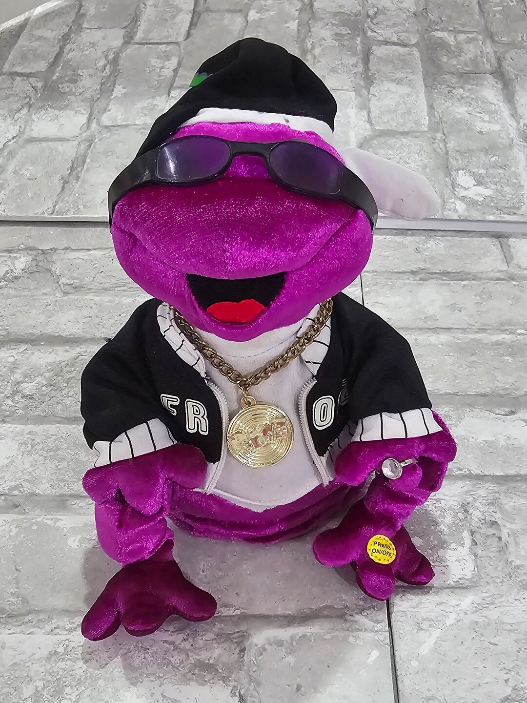 Gemmy Hip Hop FROGZ Rock Rap It Ribbit Frog Dances Sings in Da Club ...