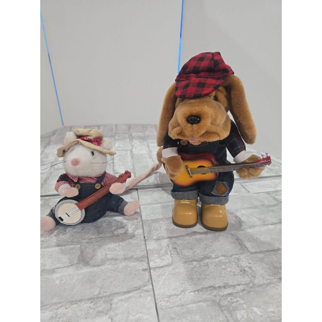 VIDEO Animated Dueling Banjos Bloodhound Mouse Foot Stomping Banjo ...