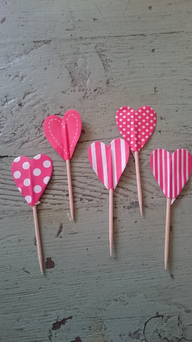 Red and White Polka Dot and Stripes Cupcake Toothpick Hearts. Cupcake ...