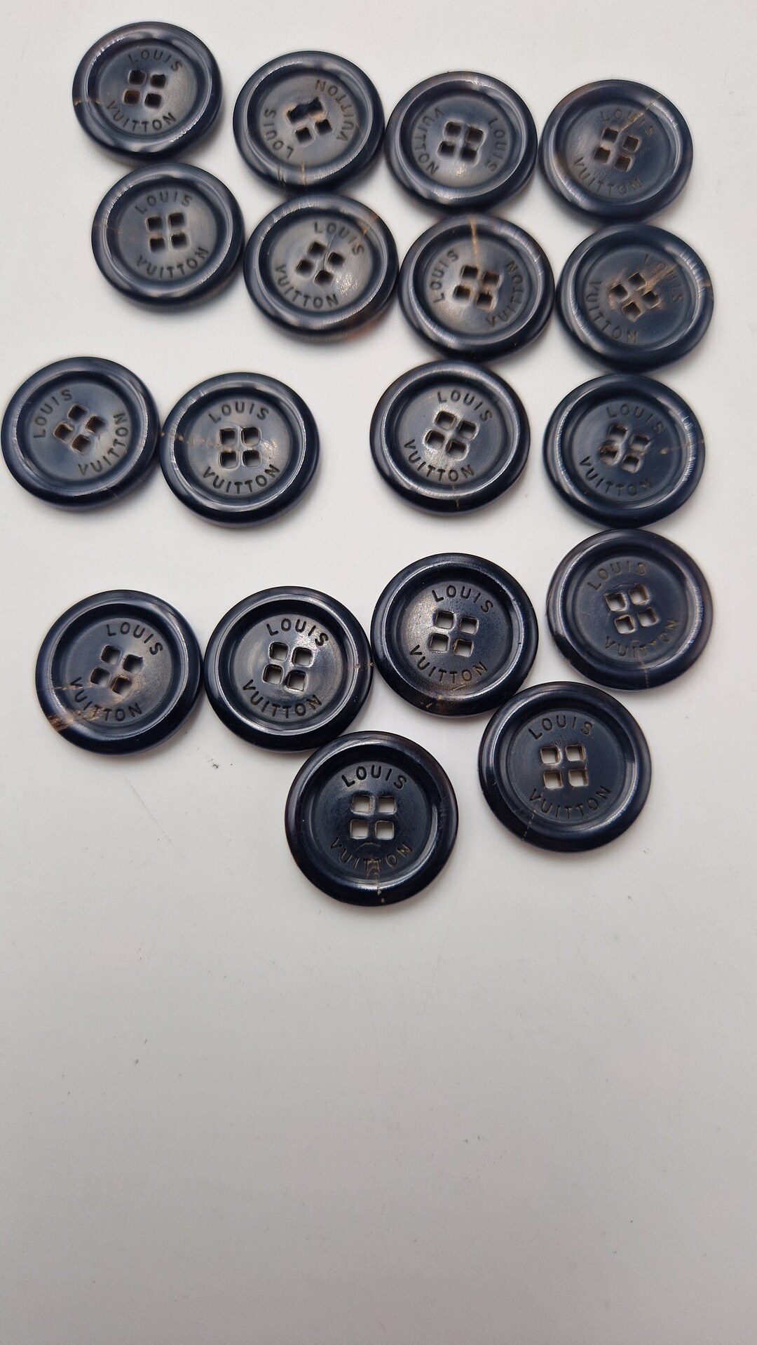 Set of 19 Authentic Louis Vuitton Mother-of-pearl Buttons 18 Mm Vintage ...