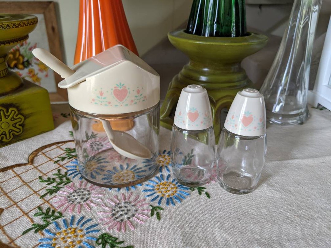 Gemco Country Hearts Kitchen Accessories // Salt and Pepper Shaker Set ...