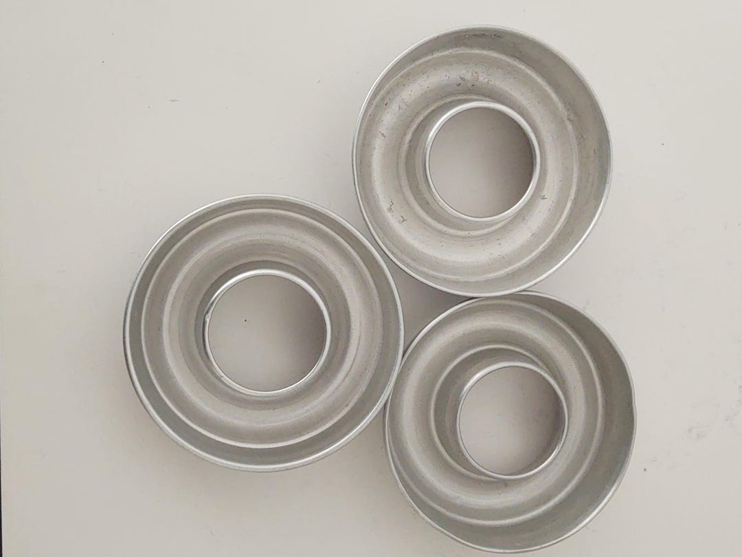 Vintage Round Bundt Pans - Etsy