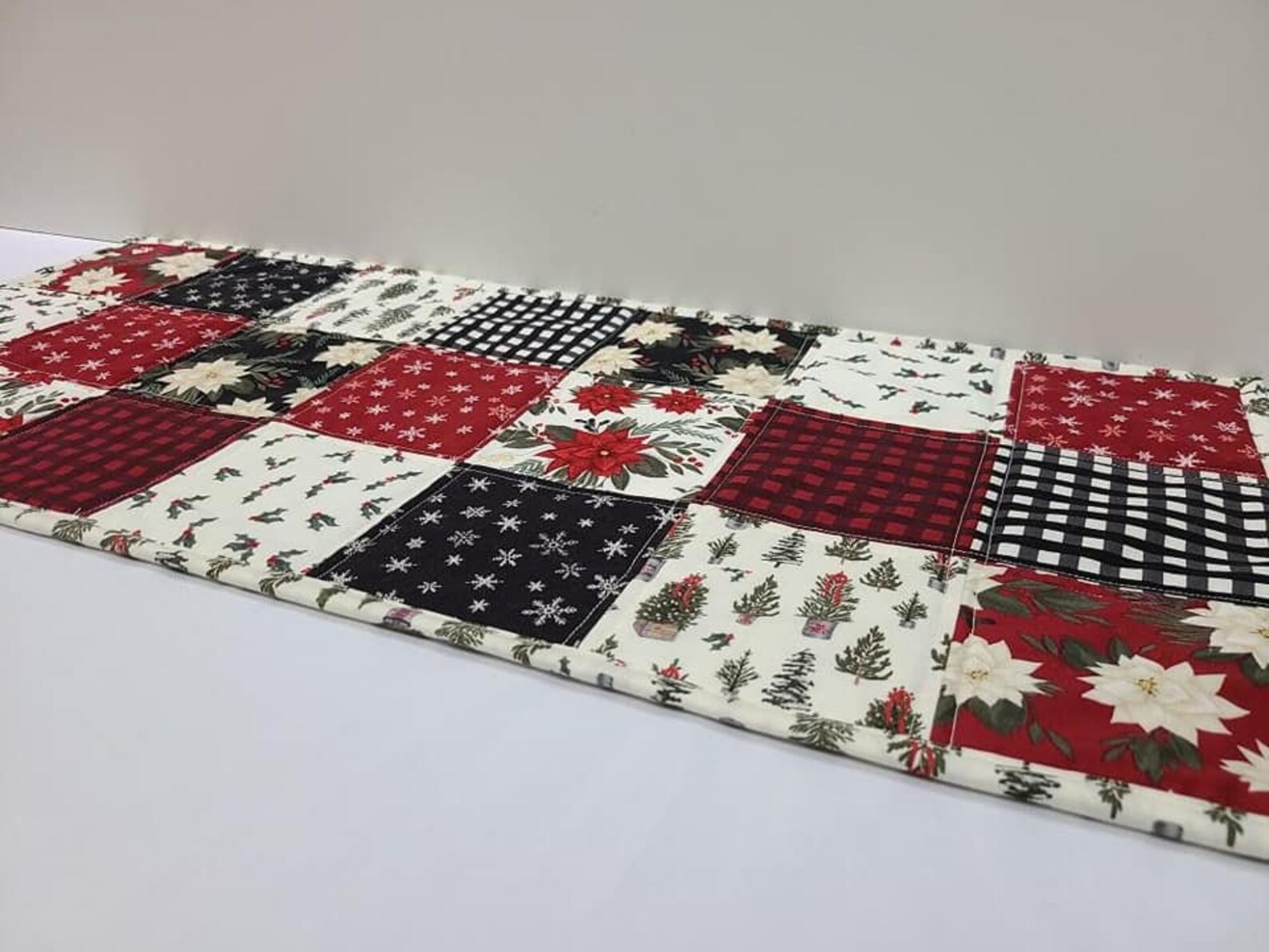 Farmhouse Christmas Table Runner Kit Easy Quilting Project - Etsy