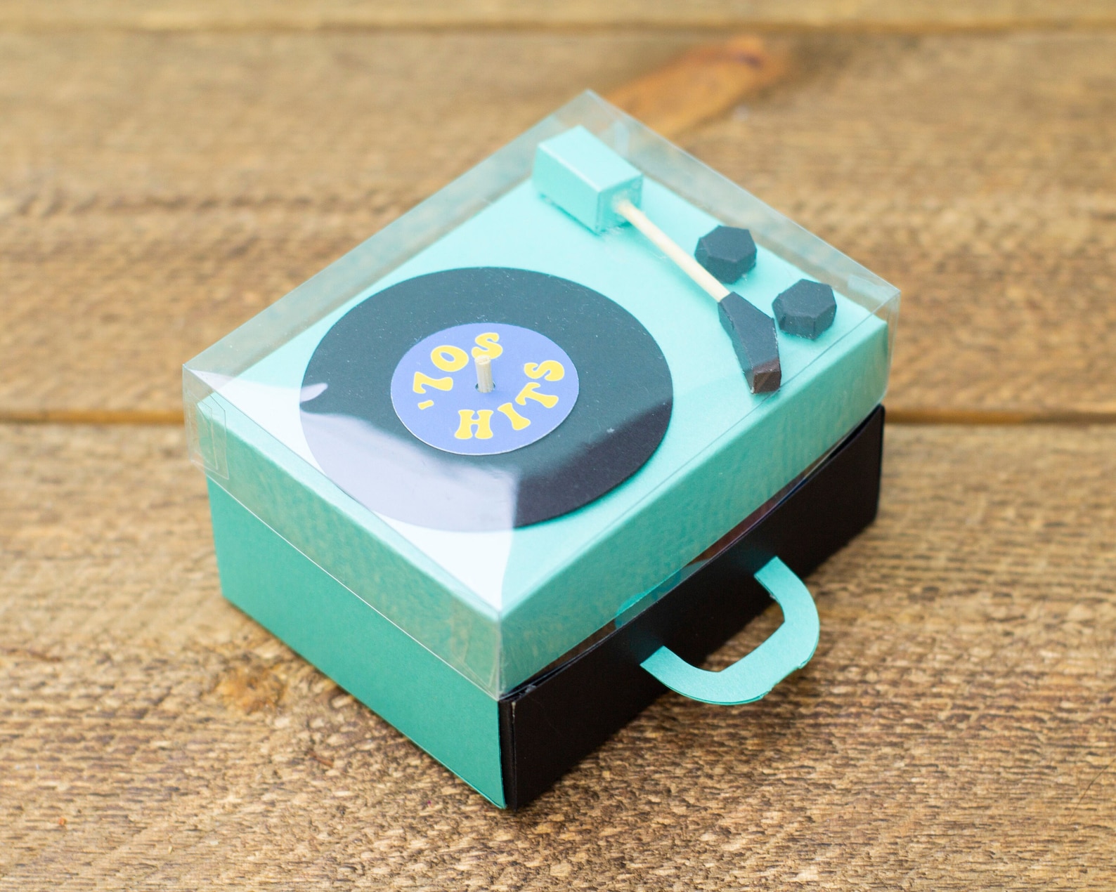3D Vinyl Record Player Gift Box SVG Cut File With Mini Illustrated ...