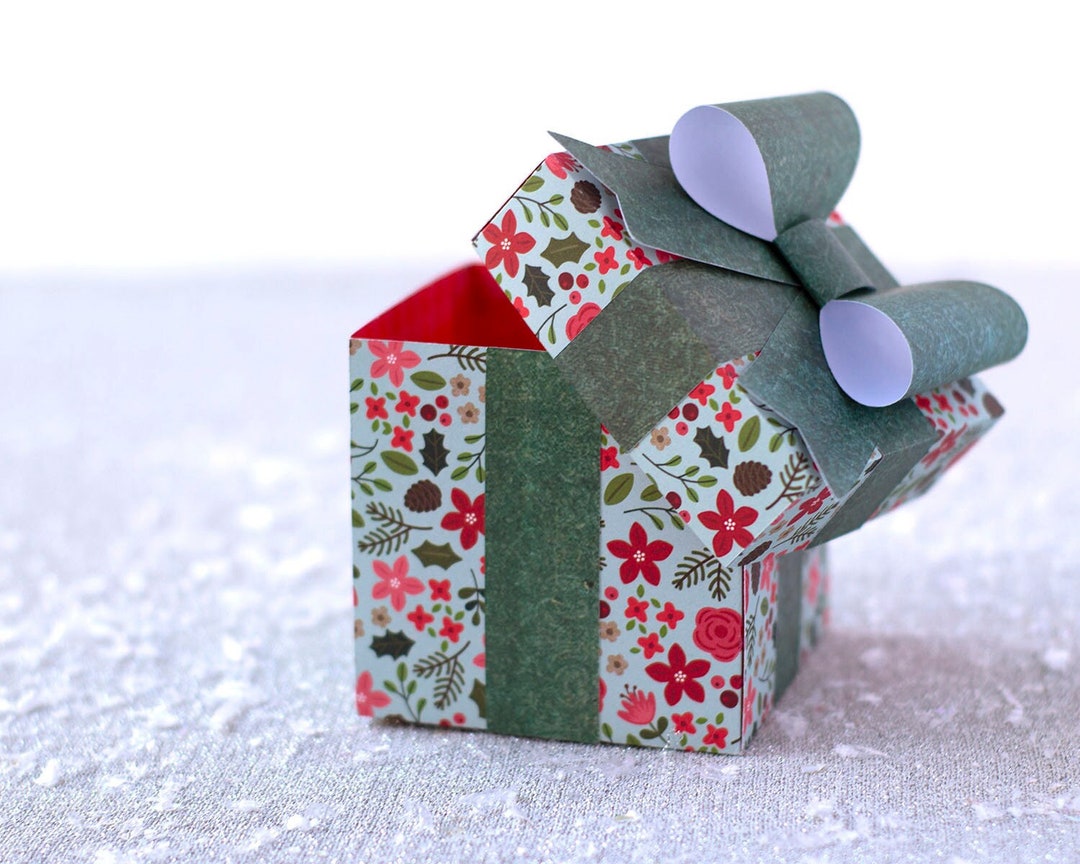 3D Traditional Present Gift Box With Paper Bow & Ribbon - Gift Box ...