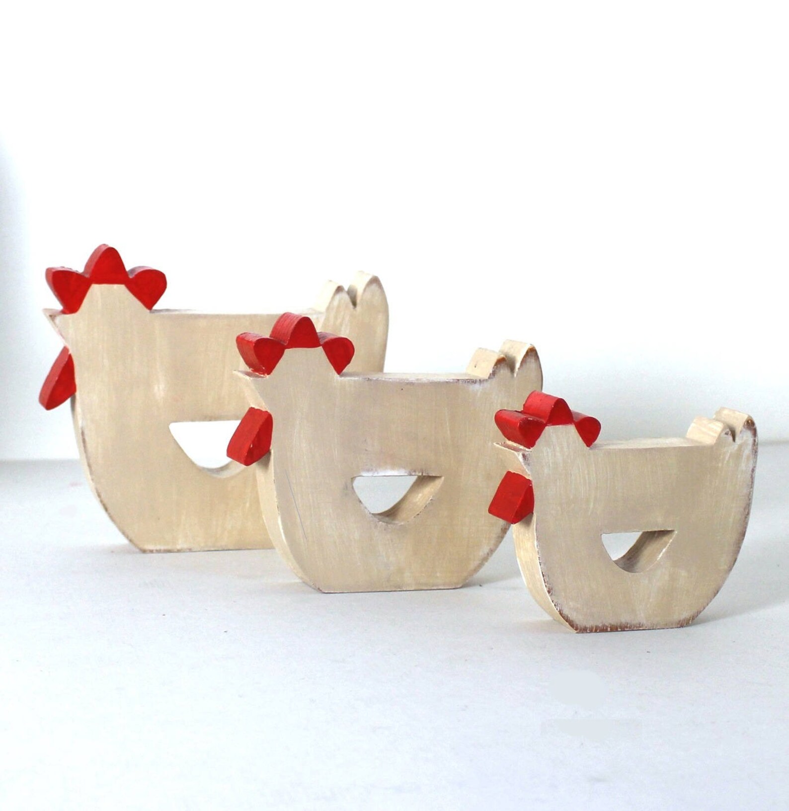 3 Hens Cream and Red Wooden Weathered Interior Mylittledecor _ - Etsy