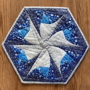 Twisted Log Cabin Snowflake Centrepiece Pattern, Table Runner Pattern ...