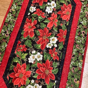Poinsettia Table Runner, Christmas Table Runner, Winter Patchwork Table ...