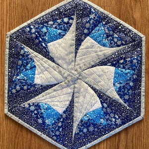 Twisted Log Cabin Snowflake Centrepiece Pattern, Table Runner Pattern ...