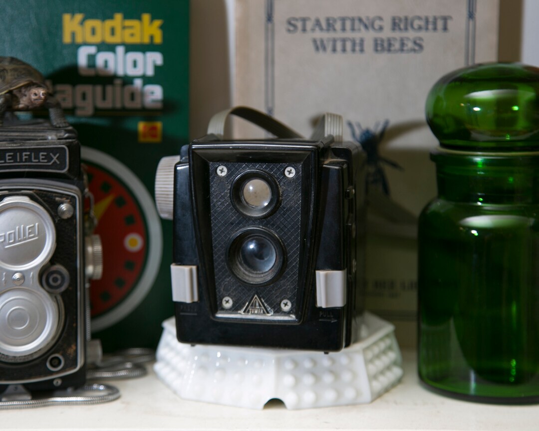 Vintage Tower Bakelite TLR Style 120 Film Camera - Free Shipping - Etsy