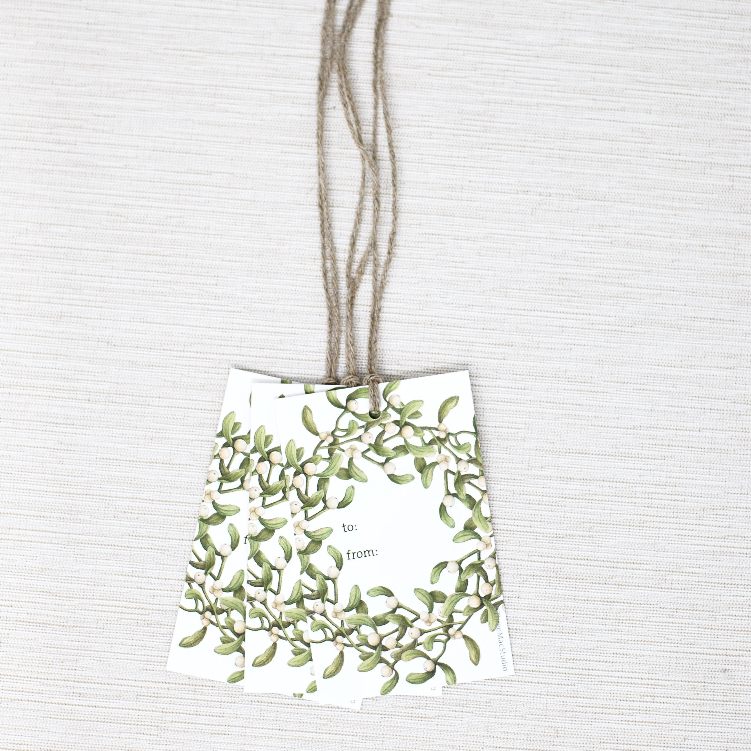 Mistletoe Wreath Gift Tags: Set of 3 - Etsy
