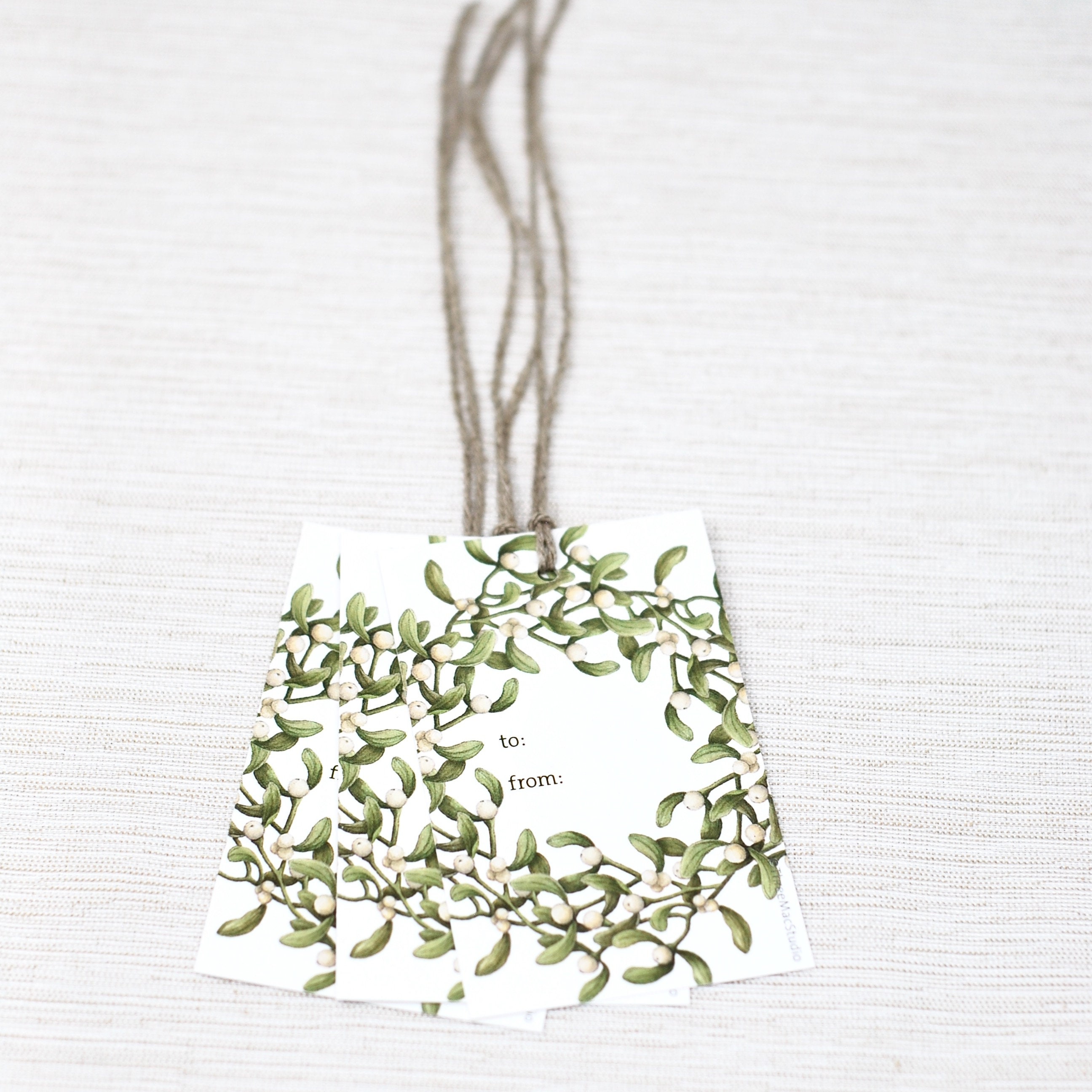 Mistletoe Wreath Gift Tags: Set of 3 - Etsy