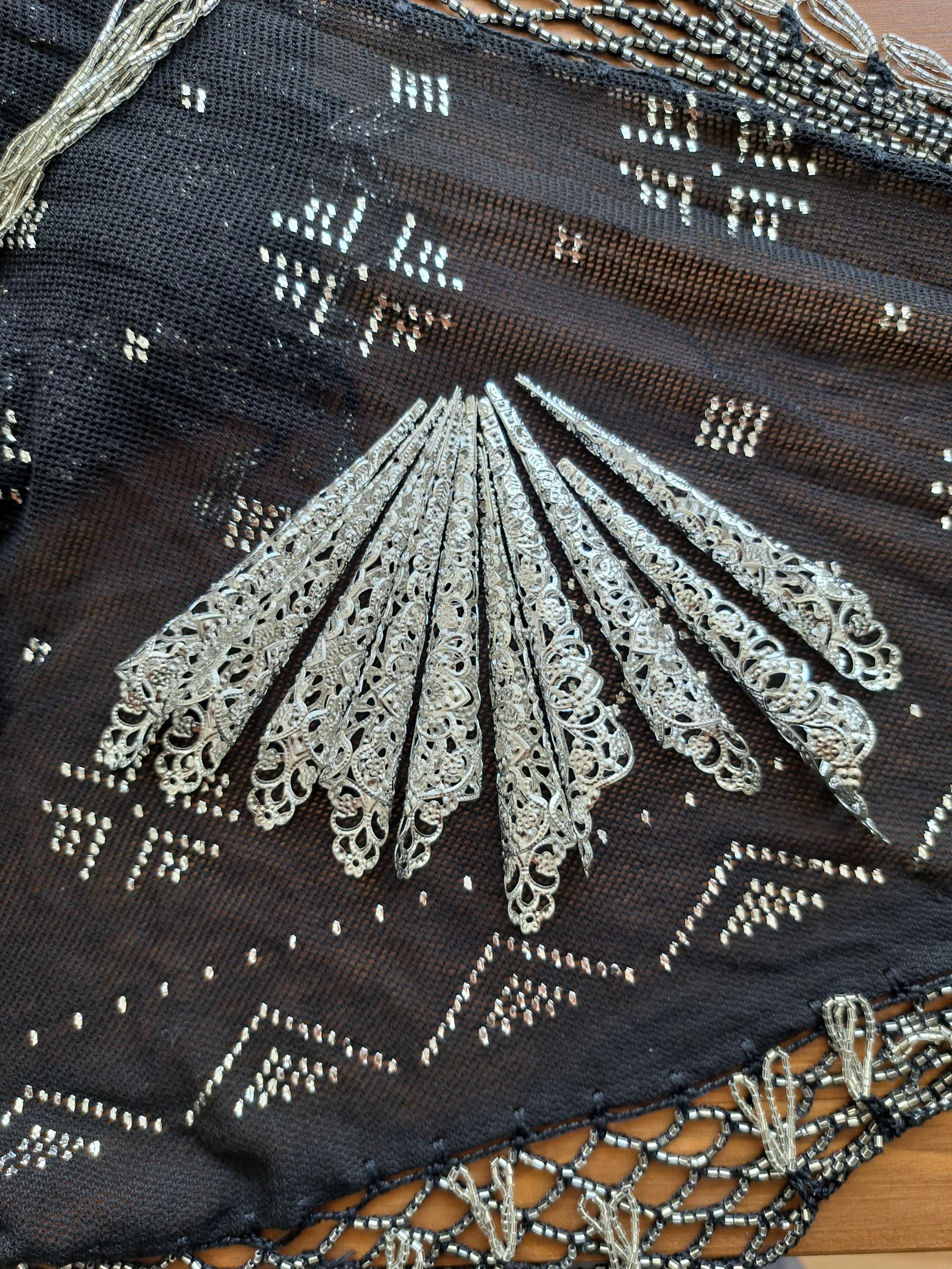 Nails Claws, Gold Claw Nail Thai Dance, Thai Dance Nails, Filigree Claw ...