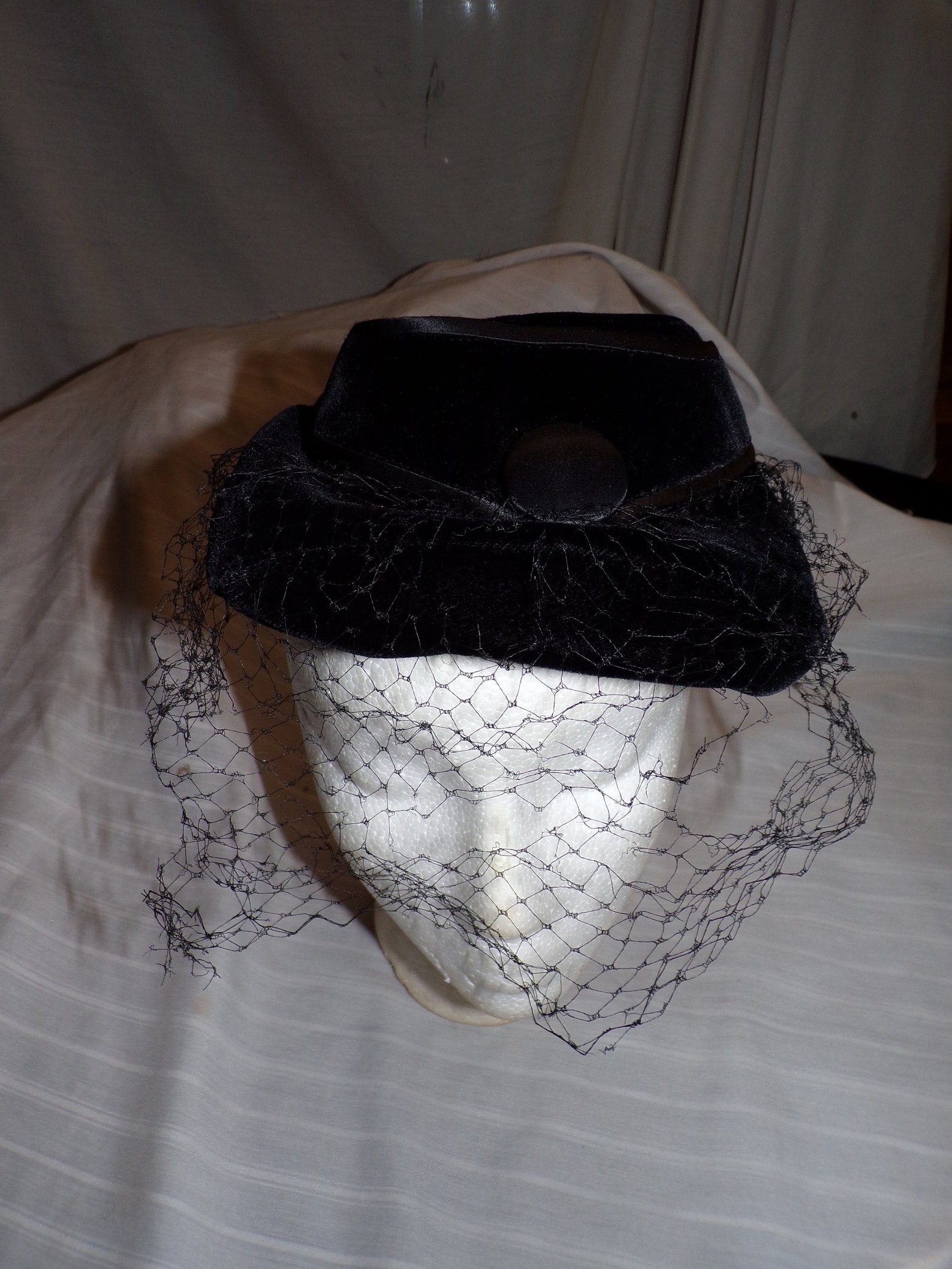 Vintage Valerie Modes 1940s Velvet Hat With Vail - Etsy