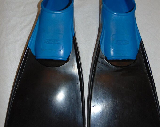 Vintage HRE Floating Fins Flippers Diving Size 7-9 / 40-41 Reef ...