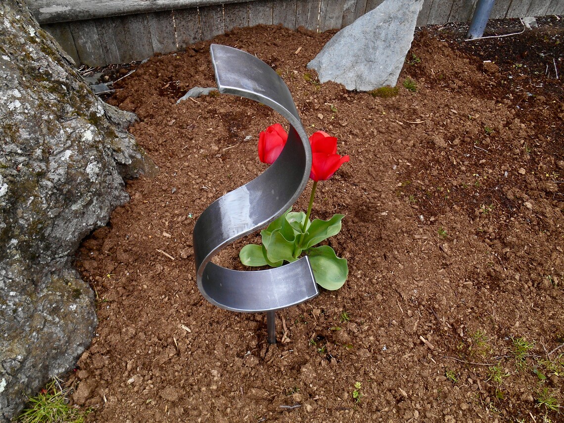 Rusty Metal Sculpture Rusty Metal Ring Metal Art Rustic - Etsy