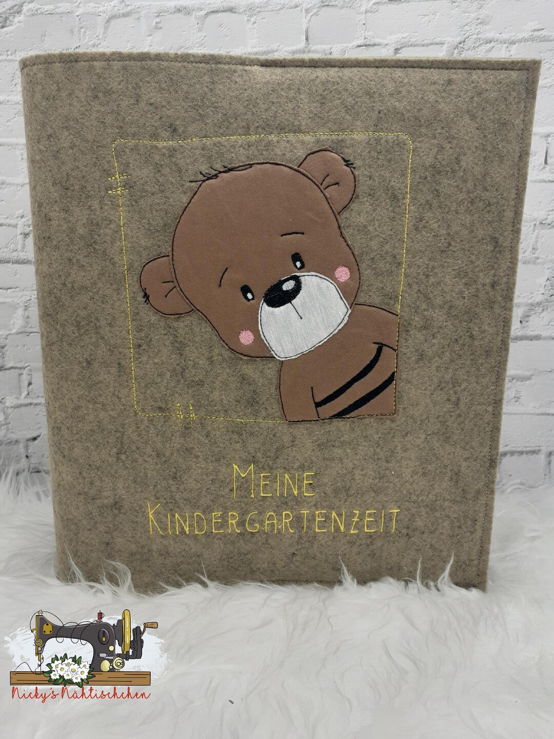 Kindergarten Folder Folder Portfolio With Doodle Embroidery BÄR ...