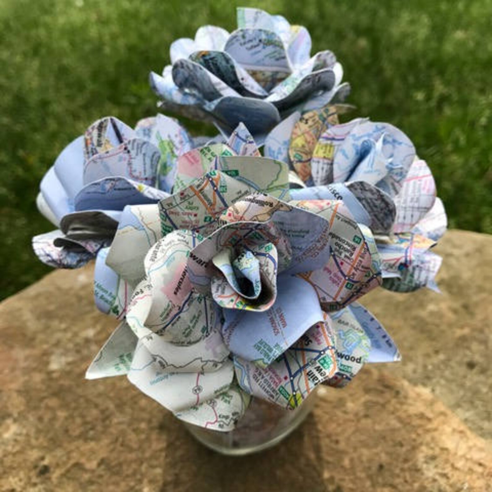 Map Roses With Stems, Map Flowers, Travel Theme Decoration, Traveler ...