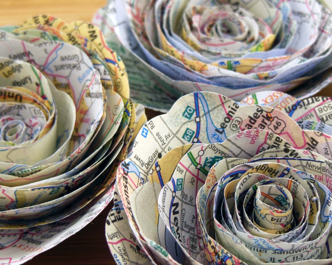 Map Paper Flowers, Set of 12, Travel Theme, Spiral Rose Decoration - Etsy
