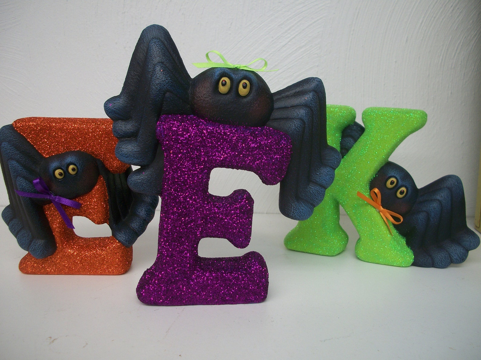 Halloween Ceramic Spiders Halloween Decoration Spells Out EEK! - Etsy