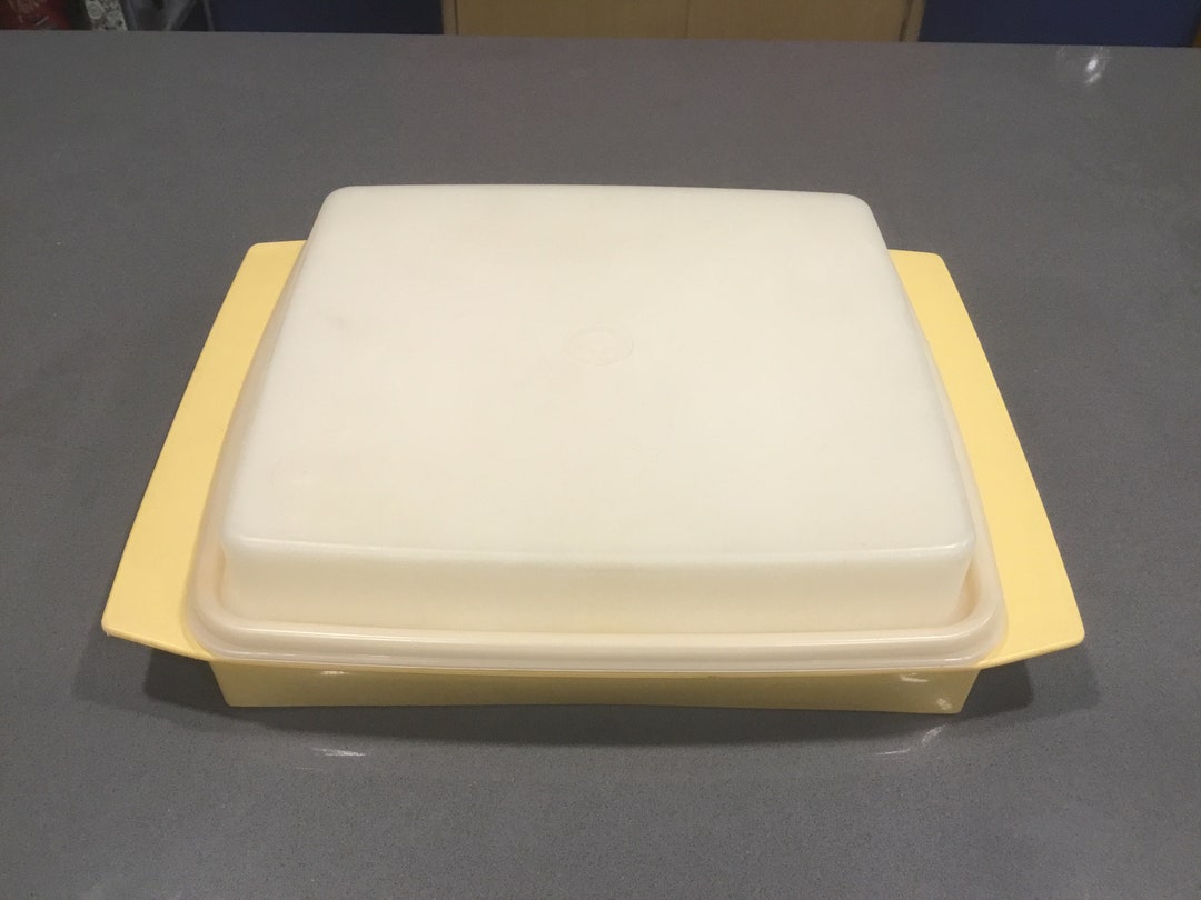 1960 1970 Tupperware Egg Carrier Storage, Harvest Gold & Clear Sealing ...