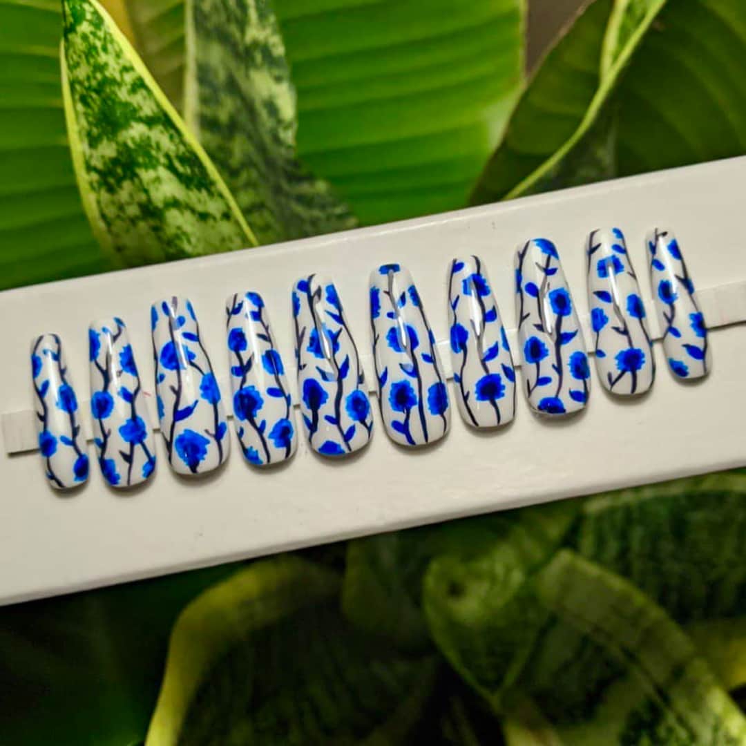 Ming Dynasty Porcelain Inspired Floral Press on Nails | Regal Nails by ...