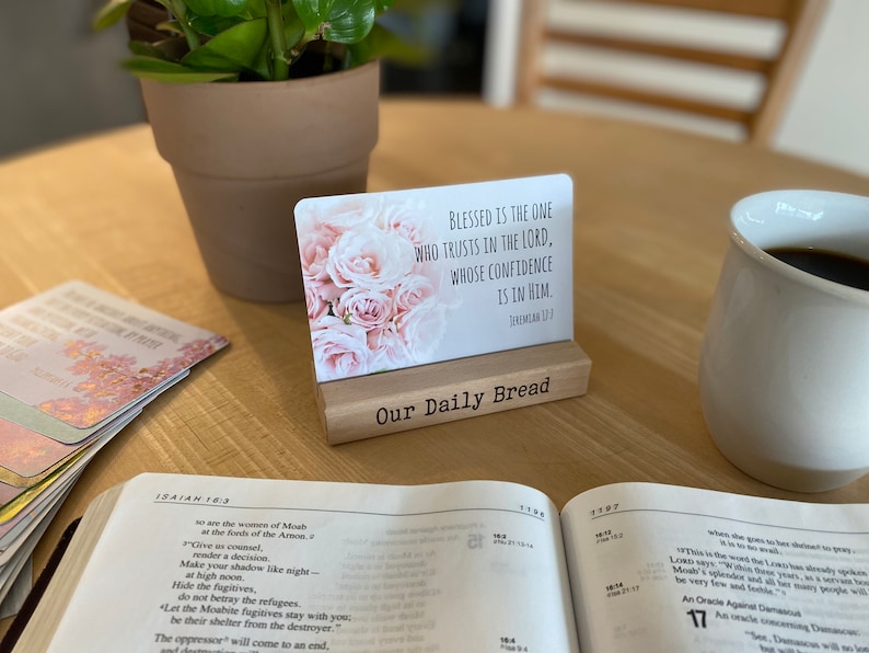 Bible Verse Cards & Holder | 52 Scriptures on 26 Double-sided 5x3.5 ...