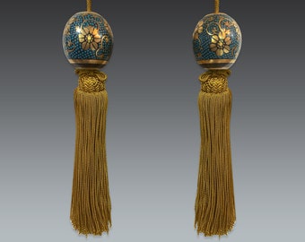 Vintage Japanese Kutani Scroll Weight With Gold Cloud Pattern on Red ...