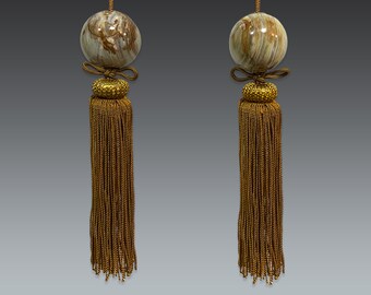 Vintage Japanese Kutani Scroll Weight With Gold Cloud Pattern on Red ...