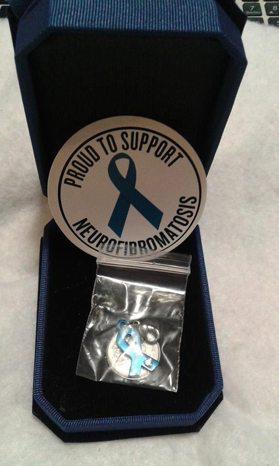 Charm for Neurofibromatosis Awareness / Clip on / Accessory Curenf ...