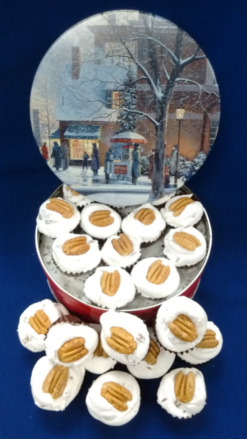 Small Divinity Gift Tin with Pecans 10-12 Pieces, Old Fashioned ...