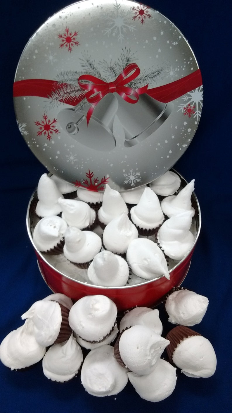 Small Divinity Gift Tin with Pecans 10-12 Pieces, Old Fashioned ...