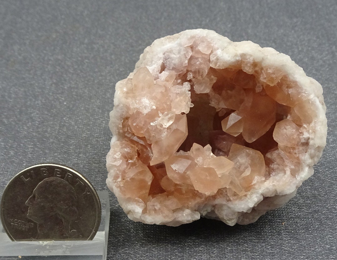 Geoda de amatista rosa, Argentina - Espécimen mineral en venta - Etsy ...