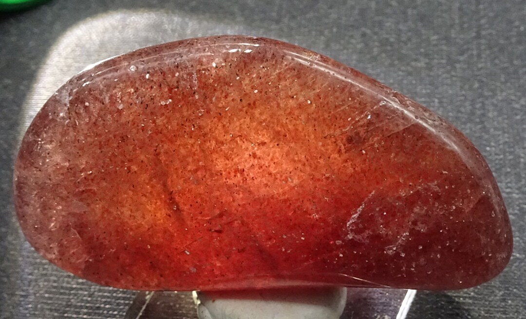 Berry Quartz, Tanzania, Tumbled and Polished Palm Stone, Mineral ...
