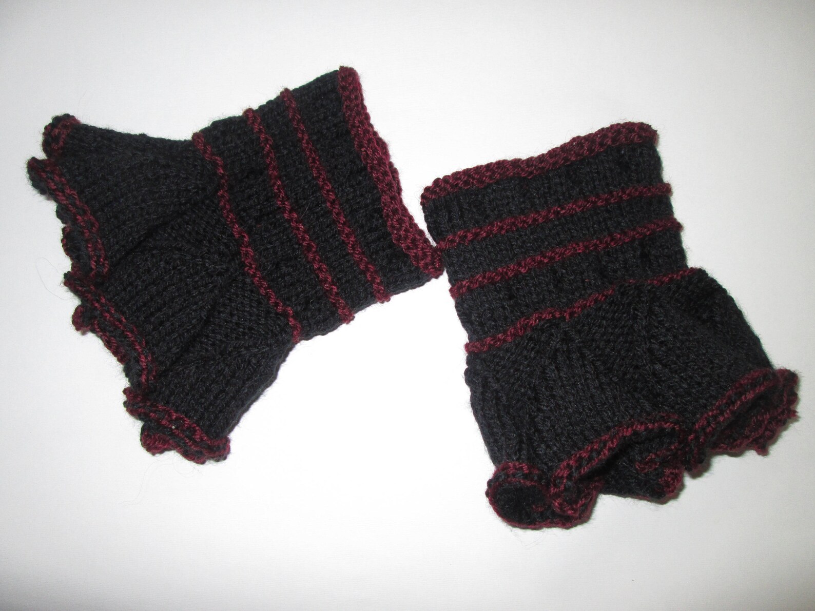 Knitting Pattern: Ruffled Cuffs / Wrist Warmers - Etsy UK