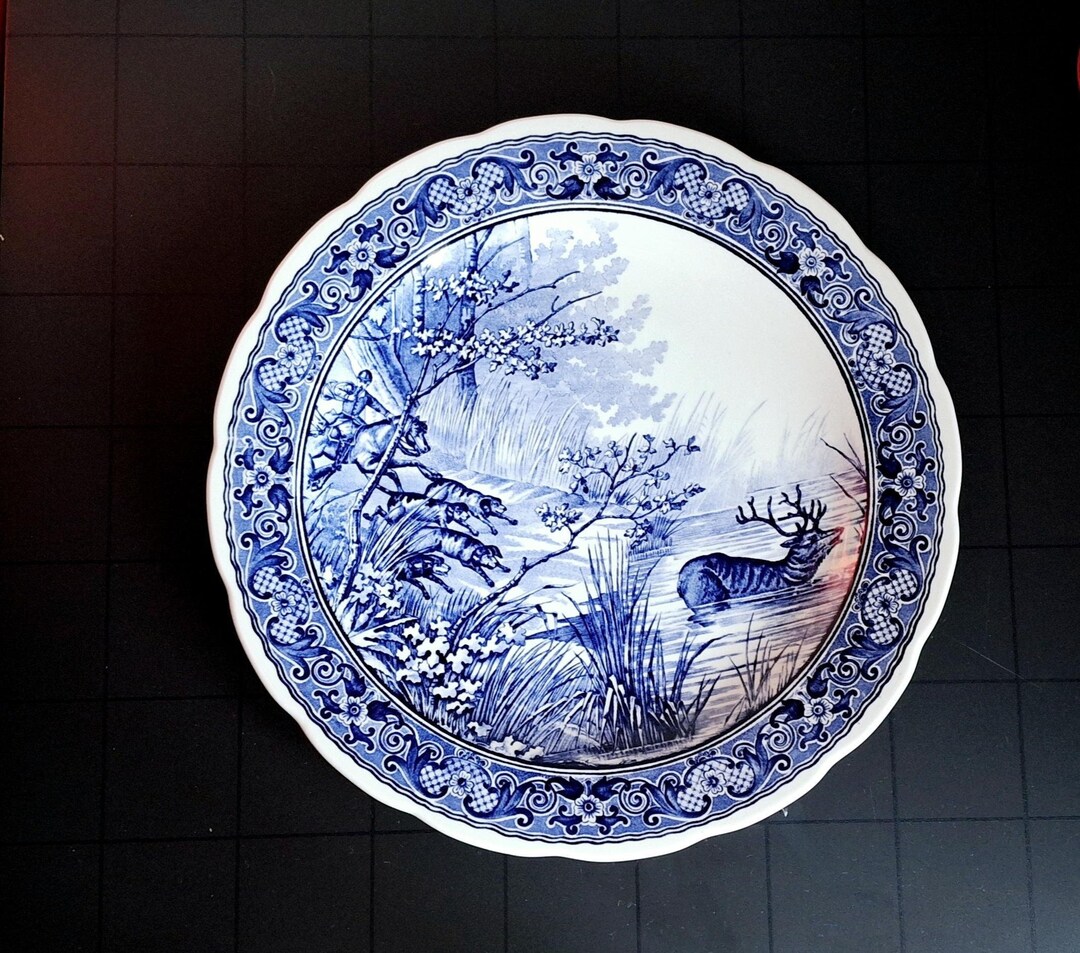 Large Delft Blauw Royal Sphinx Plate, Hunting Scene - Etsy