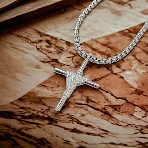 Rugged Rope Wrapped Cross Rhodium Metal Finish Pendant Heavy Box Chain ...