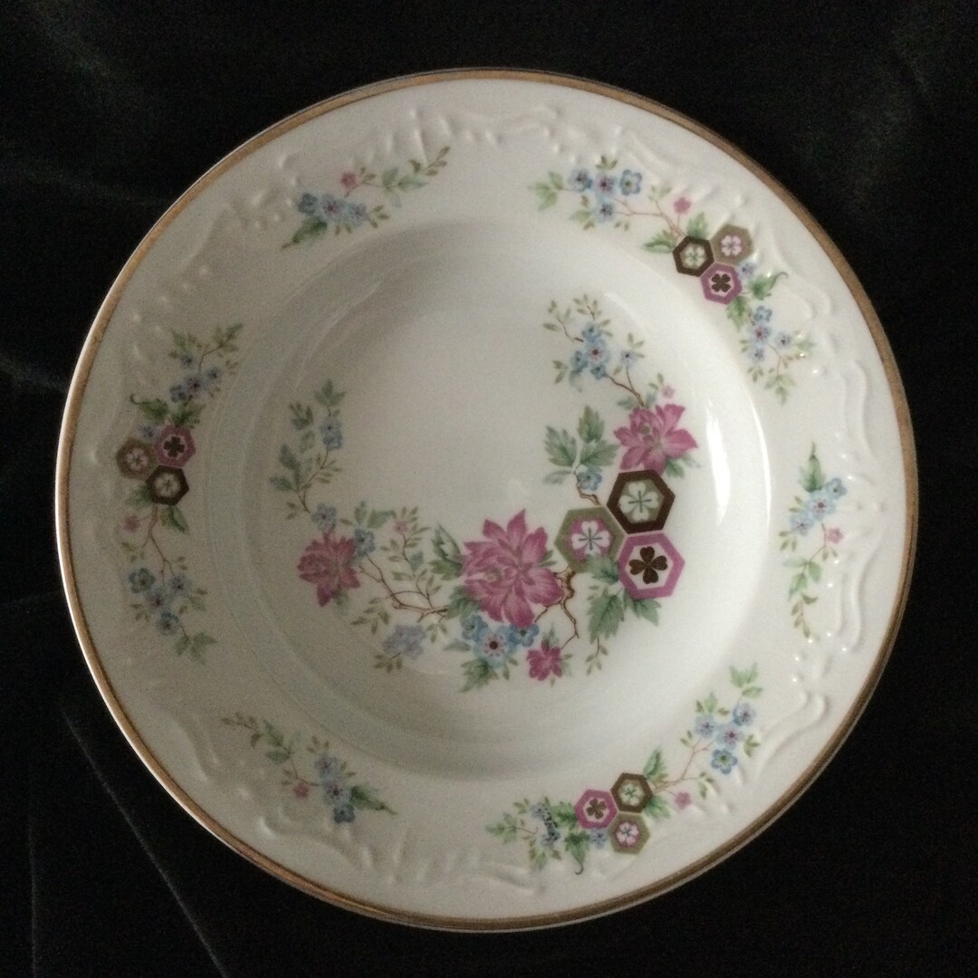 Favolina Karolina Salad Plates - Etsy